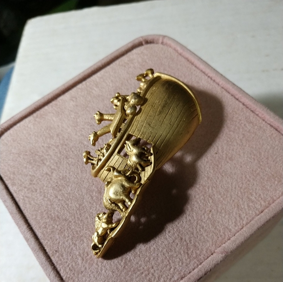 Ajc | Jewelry | Vintage 98s Ajc Noahs Ark Brushed Gold Tone Pinbrooch ...